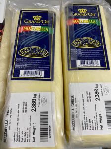 Grand’Or Mozzarella Block-2.380 Kg – DeshiBakers
